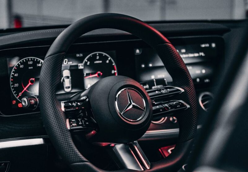 Microsoft i Mercedes-Benz rozwiną platformę, która pomoże usprawnić ...